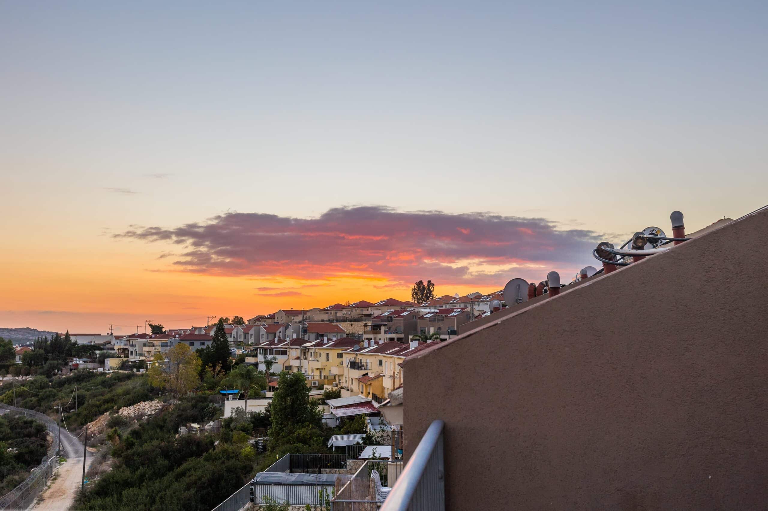 Home prices are falling — Mabat Hashuk April 2023