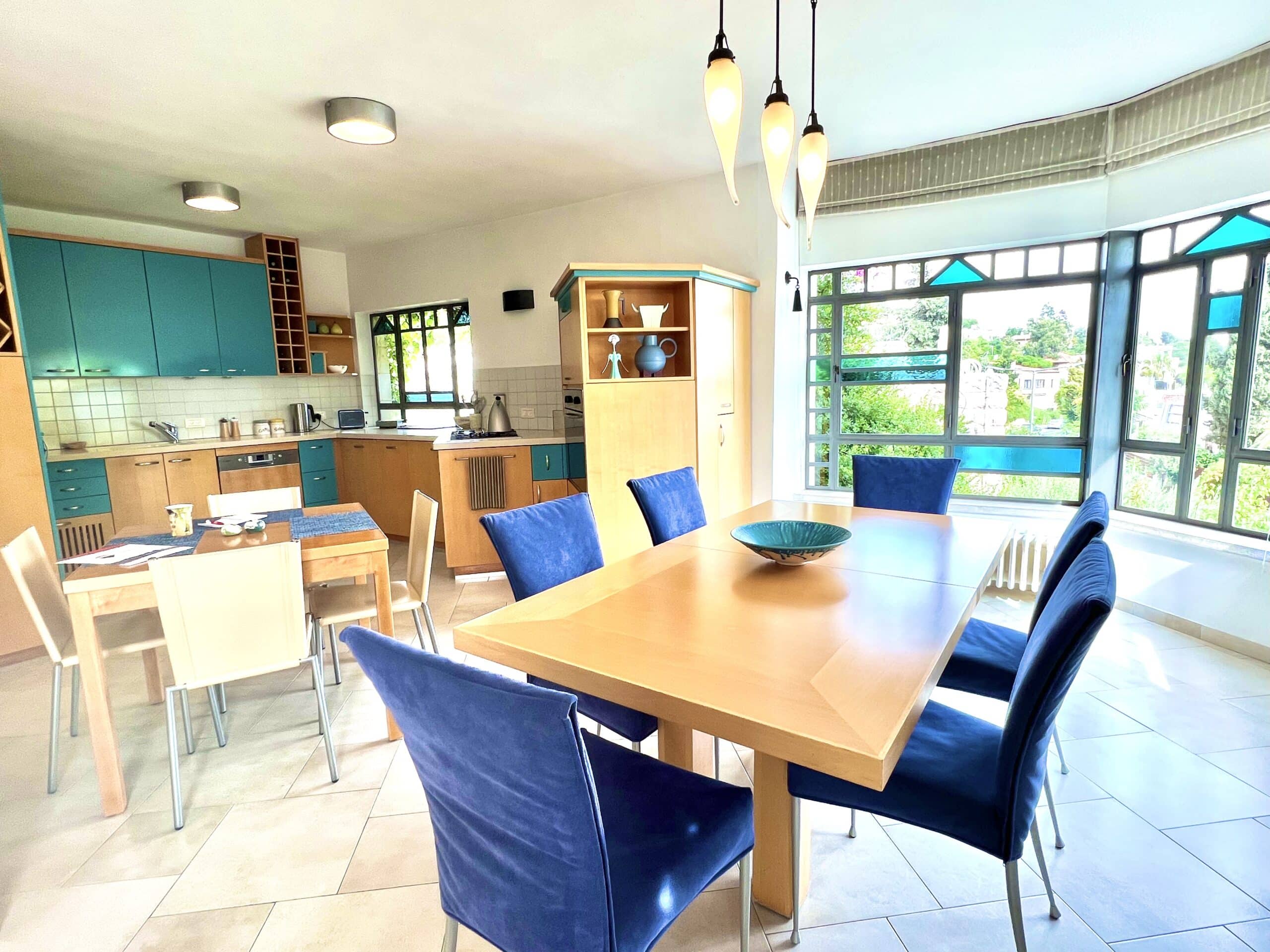 Mabat Hashuk June 2023 — a hovering market